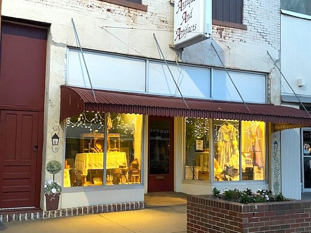 Antiques & Artifacts LLC